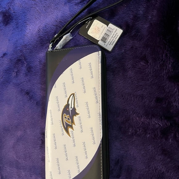 Bags | One Brand New Nfl Baltimore Ravens Curved Zip Organizer Wallet ...
